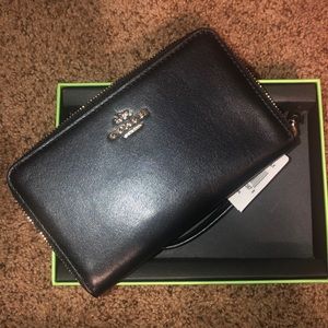 Coach | Bags | Coach Box Program Smooth Zip Case | Poshmark